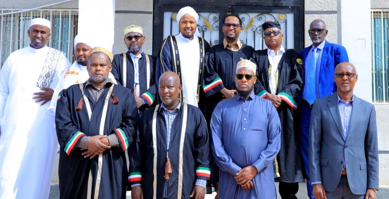 Sheekh Cabdirashiid Cali Suufi Oo Booqday Maxkamadda Sare Ee Somaliland ...